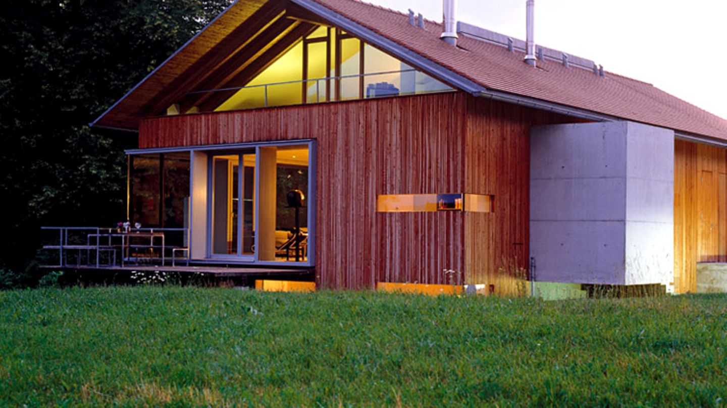 Modernes Landhaus mit Holzfassade - [SCHÖNER WOHNEN]