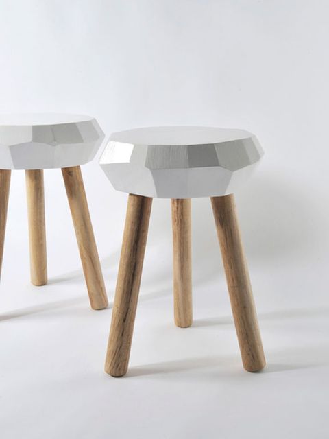 Hocker "Carpenter Stool" von Jethro Macey - [SCHÖNER WOHNEN]