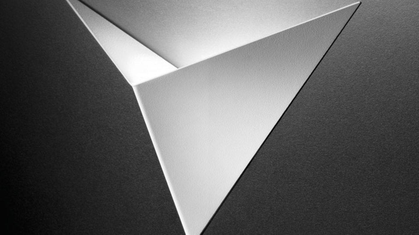 Leuchte im Origami-Look - [SCHÖNER WOHNEN]