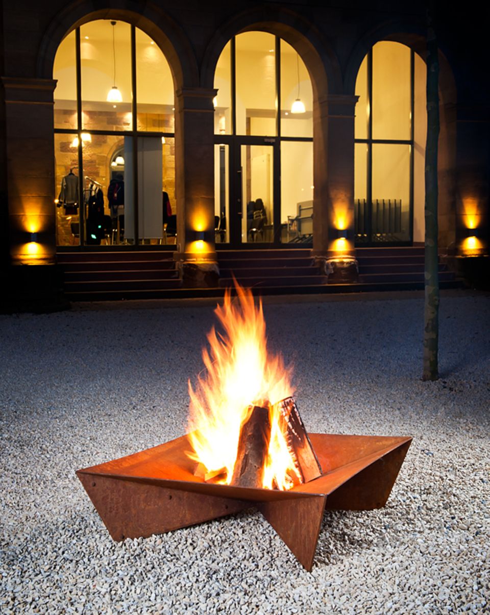 Auch ohne Feuer schön anzusehen: Feuerschale "Fluxus" - [SCHÖNER WOHNEN]