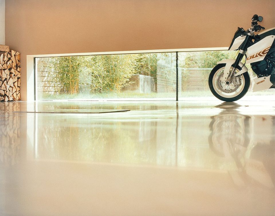 Hofhäuser: Garage mit Fensterfront - Bild 10 - [SCHÖNER WOHNEN]