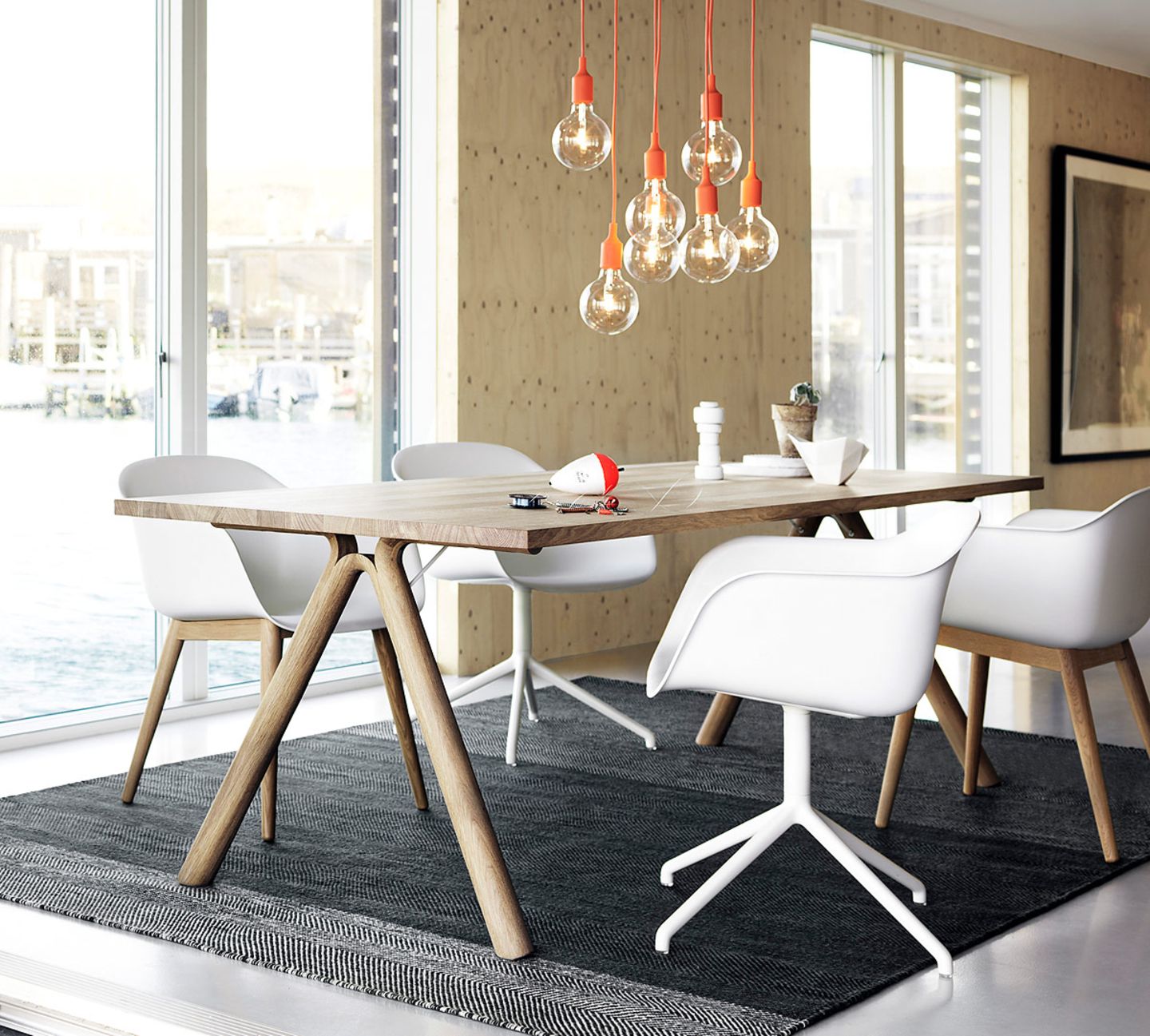 Gebogen: Holztisch "Split" von Muuto - [SCHÖNER WOHNEN]