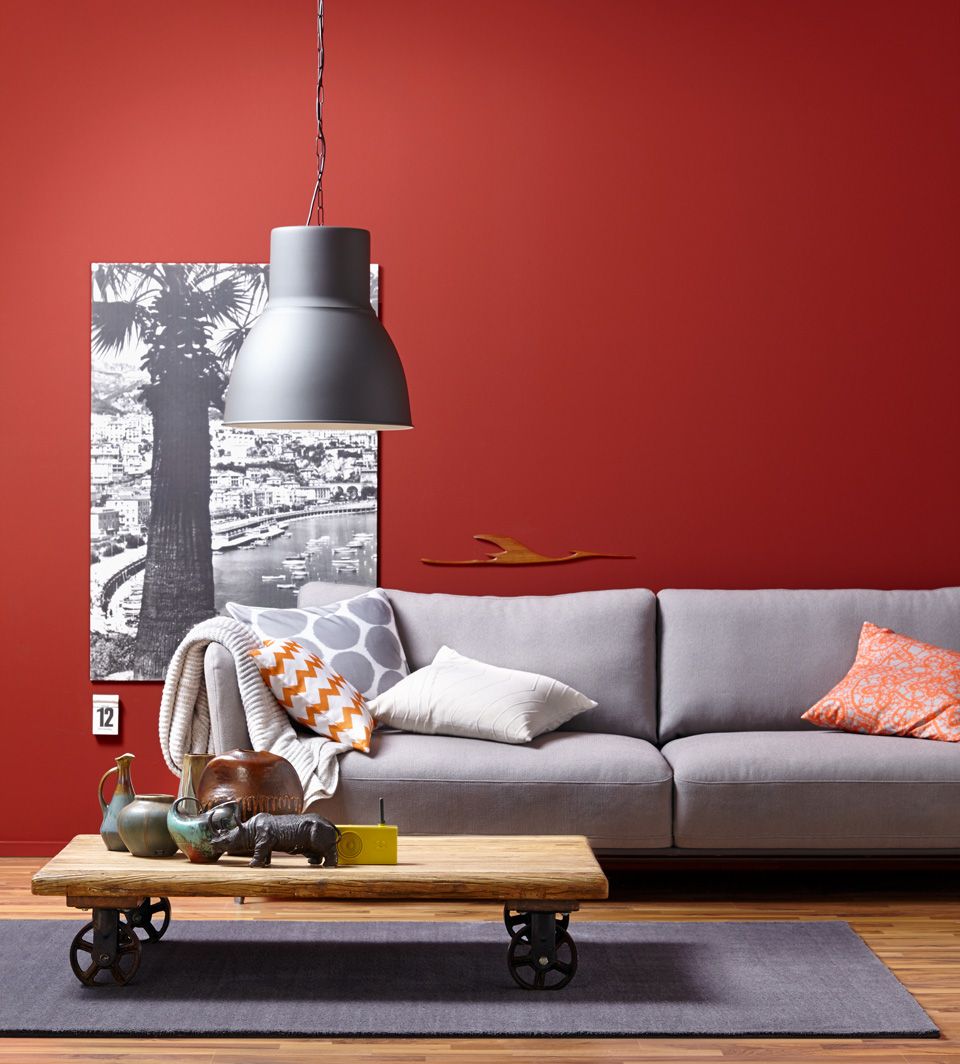 Wand in Rot plus Sofa in Grau - Bild 7 - [SCHÖNER WOHNEN]