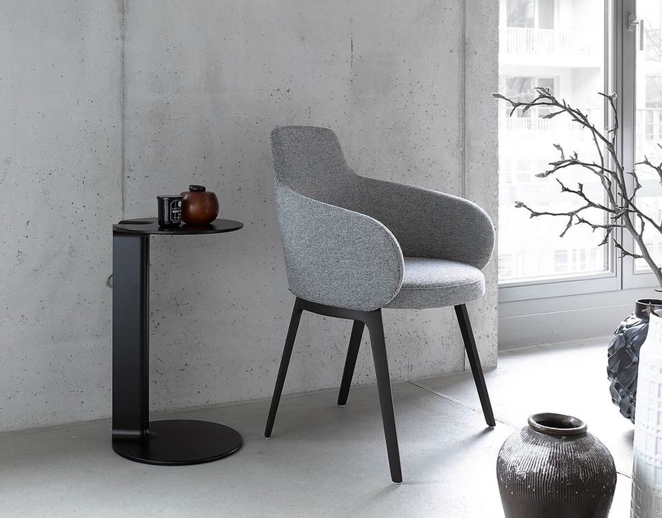 Stuhl "Roc" von Cor mit hohem Rücken - [SCHÖNER WOHNEN]