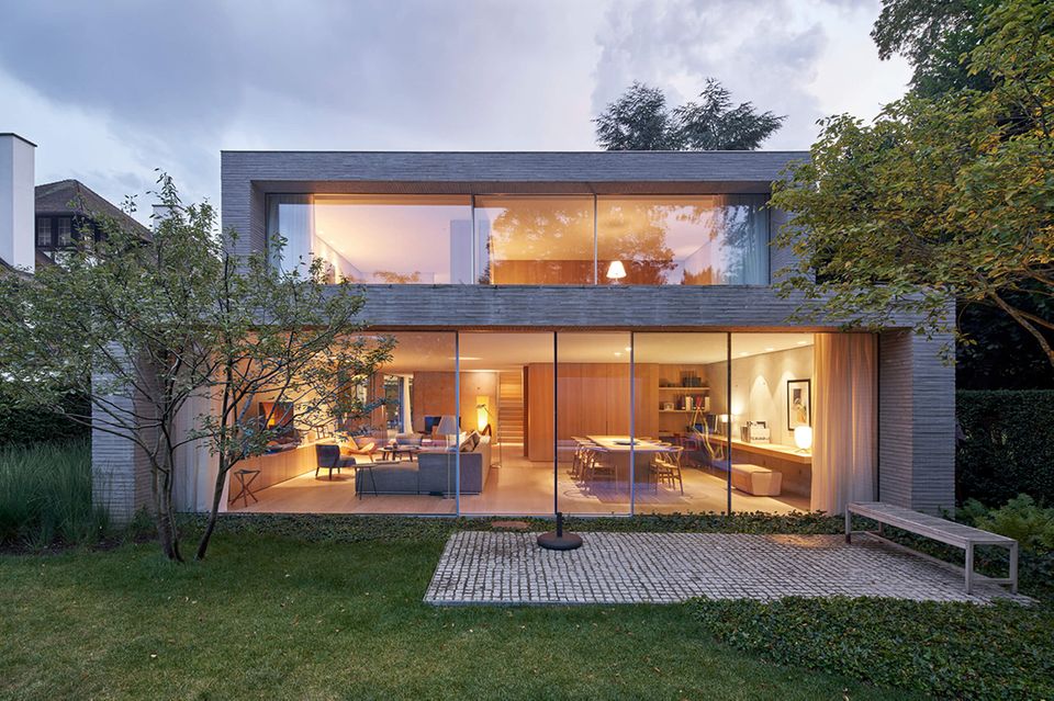 Elegantes Haustur Mit Viel Glas Bilder