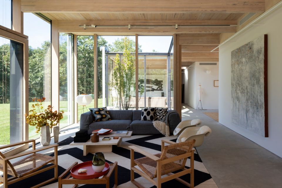 Ideen für gemütliche Wohnzimmer mit viel Holz - [SCHÖNER WOHNEN]