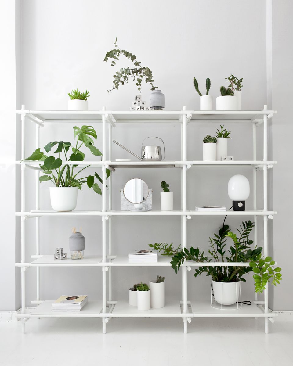 Zeitloses Regal mit Struktur aus Holz: "Stick" von Menu - [SCHÖNER WOHNEN]