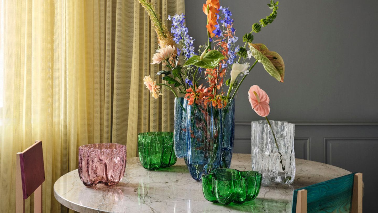 Vasen-Serie "Crackle" von Kosta Boda mit Crushed-Effekt - [SCHÖNER WOHNEN]