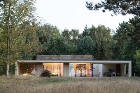 Modernes Landhaus mit Hallenbad in München - [SCHÖNER WOHNEN]