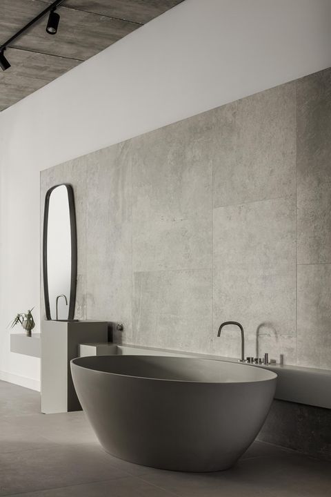 Freistehende Badewanne als Highlight im Designer-Badezimmer - [SCHÖNER ...