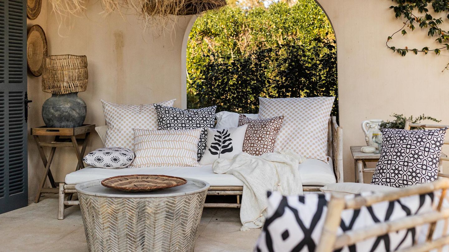Natürliches Farbschema für die Boho-Terrasse - [SCHÖNER WOHNEN]